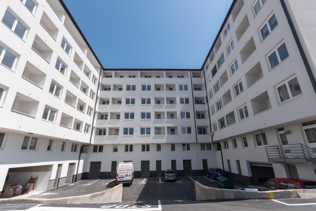 GRADILIŠTE * Nina-stan